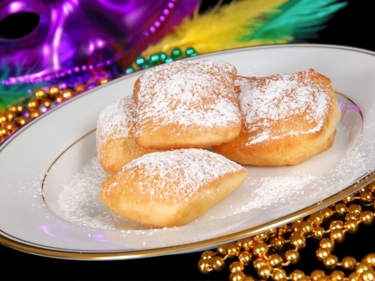 Disney World Beignets: Where Can You Get Your Hands on One? - That ...