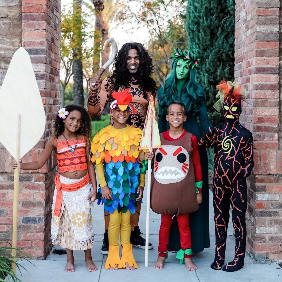 10 Best Disney Family Costumes For 6 - That Disney Fam 10 Best Disney Family Costumes For 6 - That Disney Fam