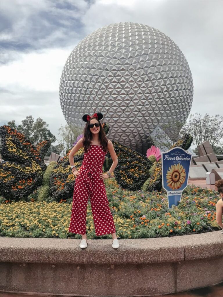 11 Cute And Comfortable EPCOT Outfit Ideas For Women - That Disney Fam