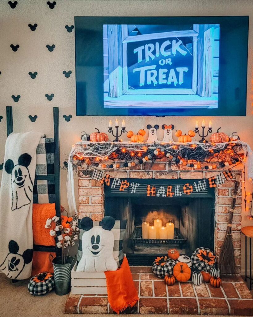 8 Cute Disney Halloween Decor Ideas - That Disney Fam