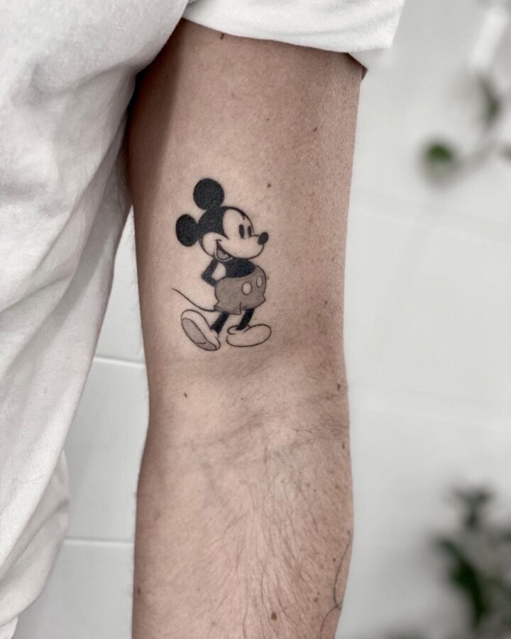 10 Mickey Mouse Tattoos That Are Definitely Magical - That Disney Fam
