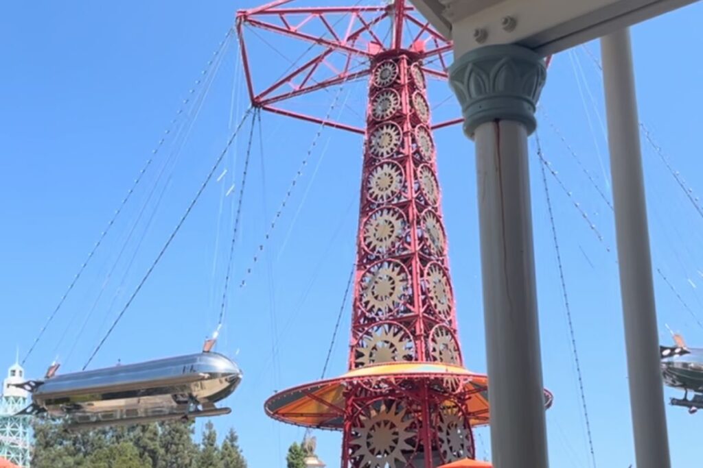 11 Spinning Rides At Disneyland - That Disney Fam