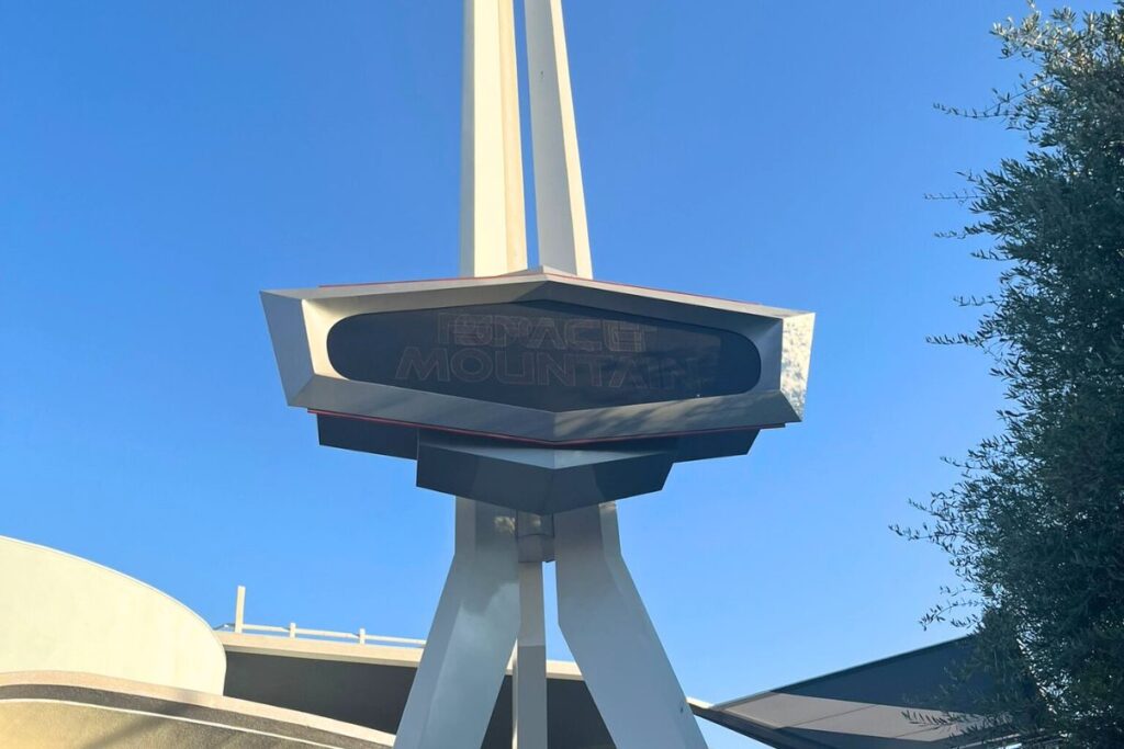 10 Fastest Rides At Disneyland - That Disney Fam