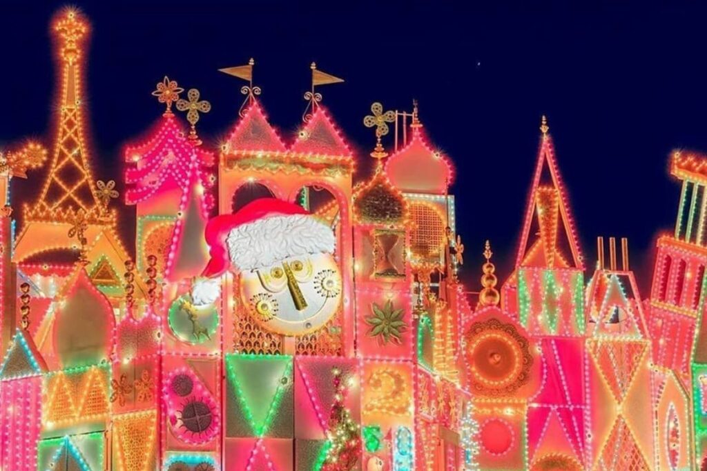 10 Beautiful Spots In Disneyland At Night - That Disney Fam