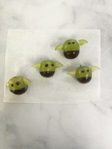 5 Cute And Easy Star Wars Treats You'll Have To Make - That Disney Fam