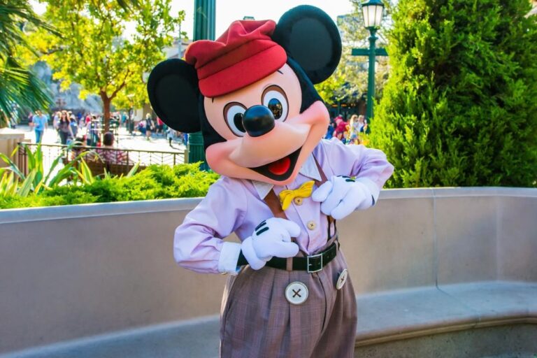 10 Places to Find Mickey Mouse in Disneyland - That Disney Fam