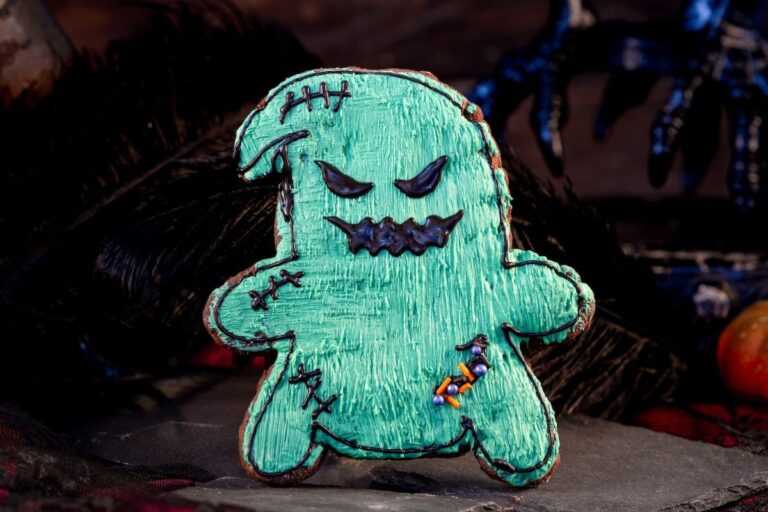 14 Must-Try Halloween Snacks at Disneyland in 2025 - That Disney Fam